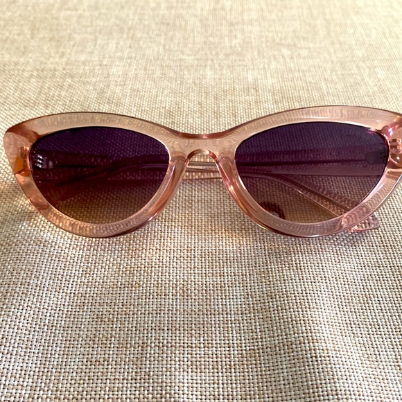 Guess | Accessories | Guess Plastic Cateye Sunglasses Blush Color New ...